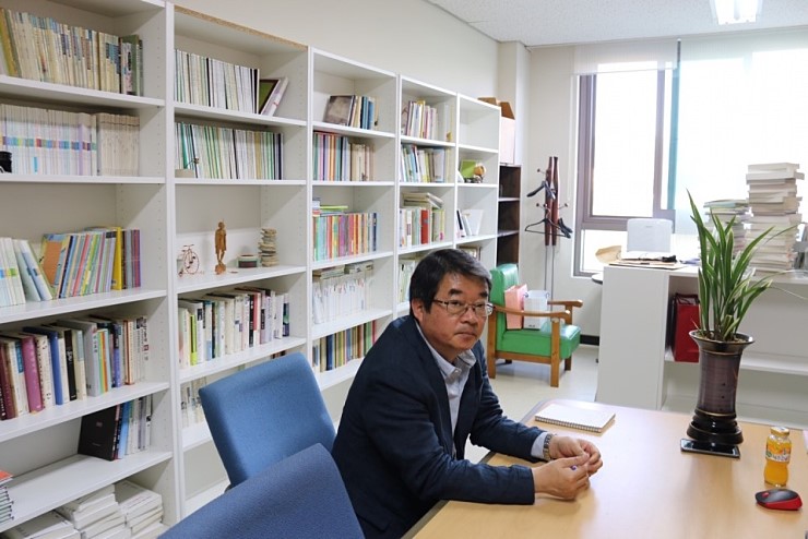 Ahn Do-hyun Poet and Professor at Dankook’s Department of Literary ...