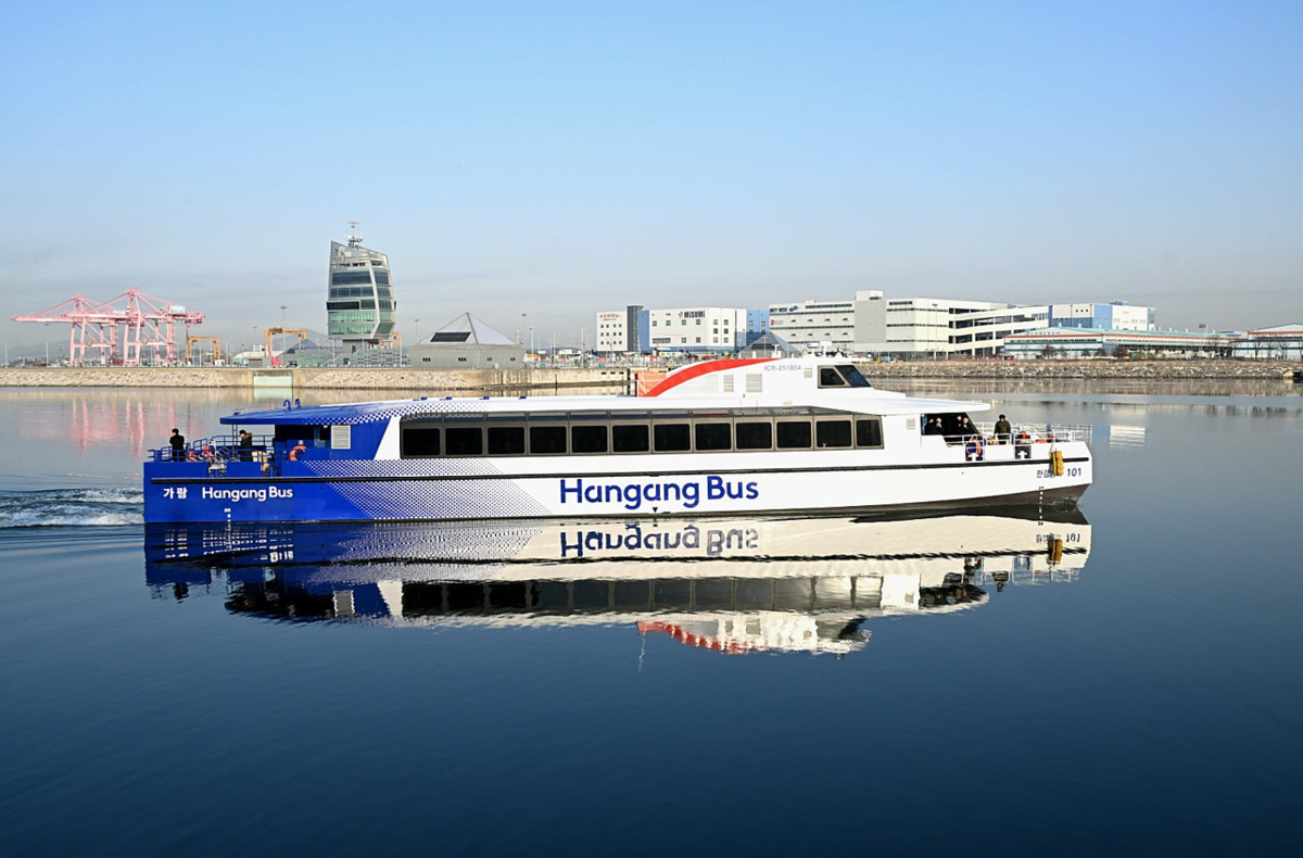 The Hangang Bus: Seoul’s New Eco-Friendly Transport Faces Delays